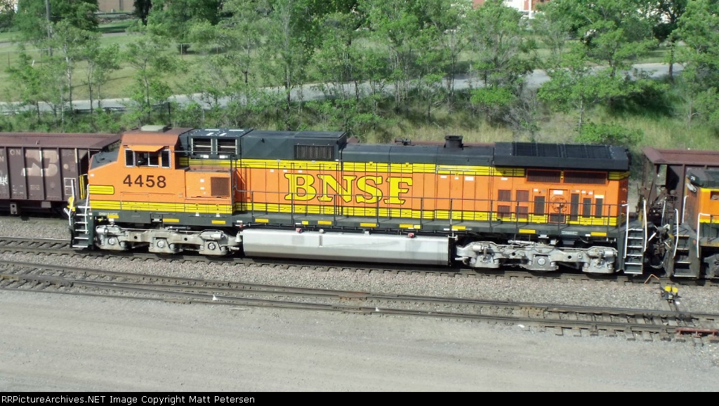 BNSF 4458